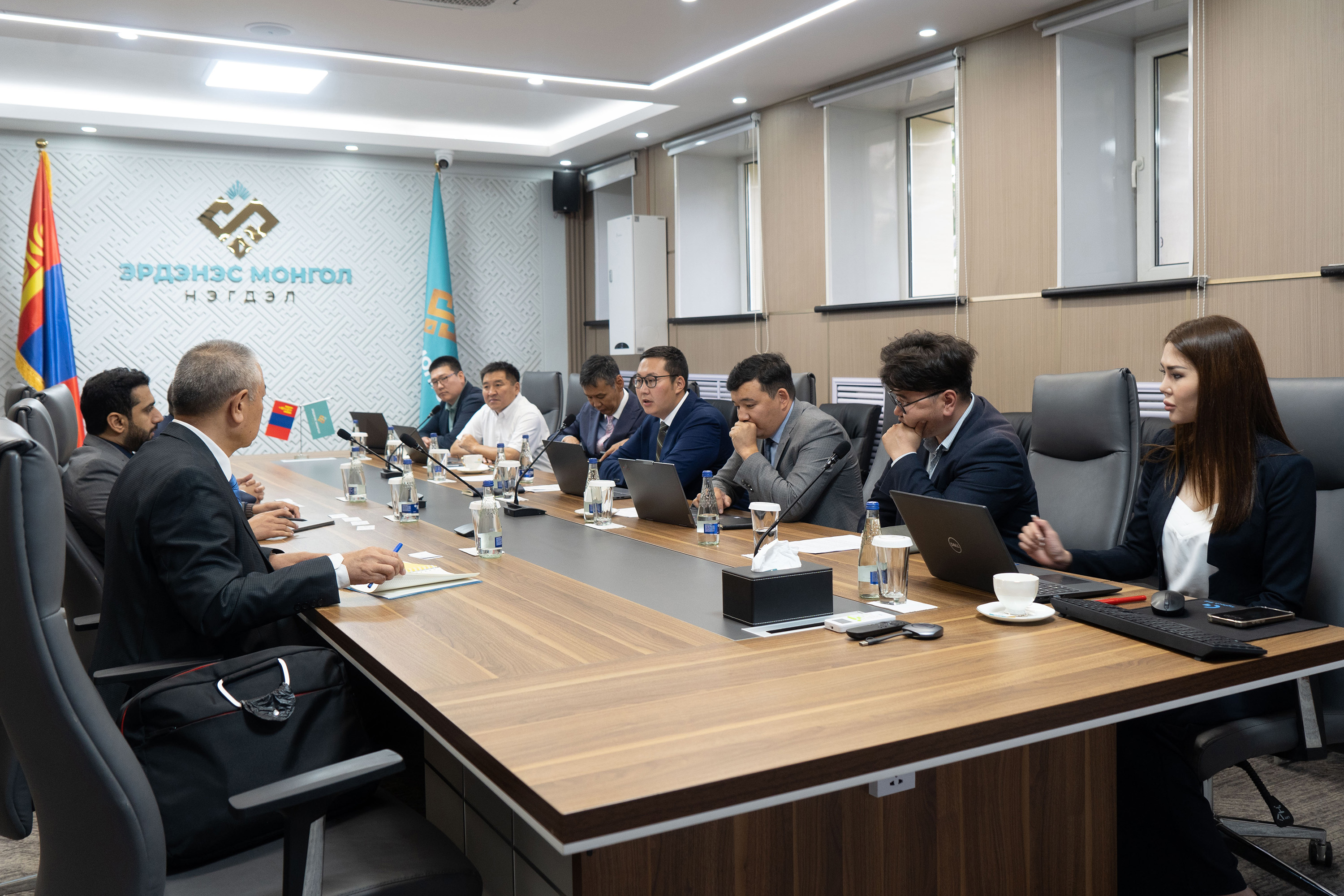 ЭРДЭНЭС МОНГОЛ ХХК